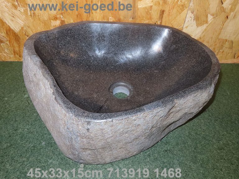 pompbak van riviersteen graniet uniek product van de aarde