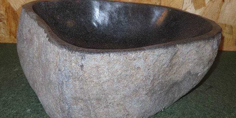 pompbak van riviersteen graniet uniek product van de aarde